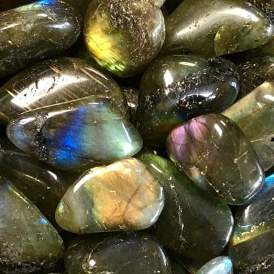 Labradorite Crystal: Healing Properties, Meaning & Uses